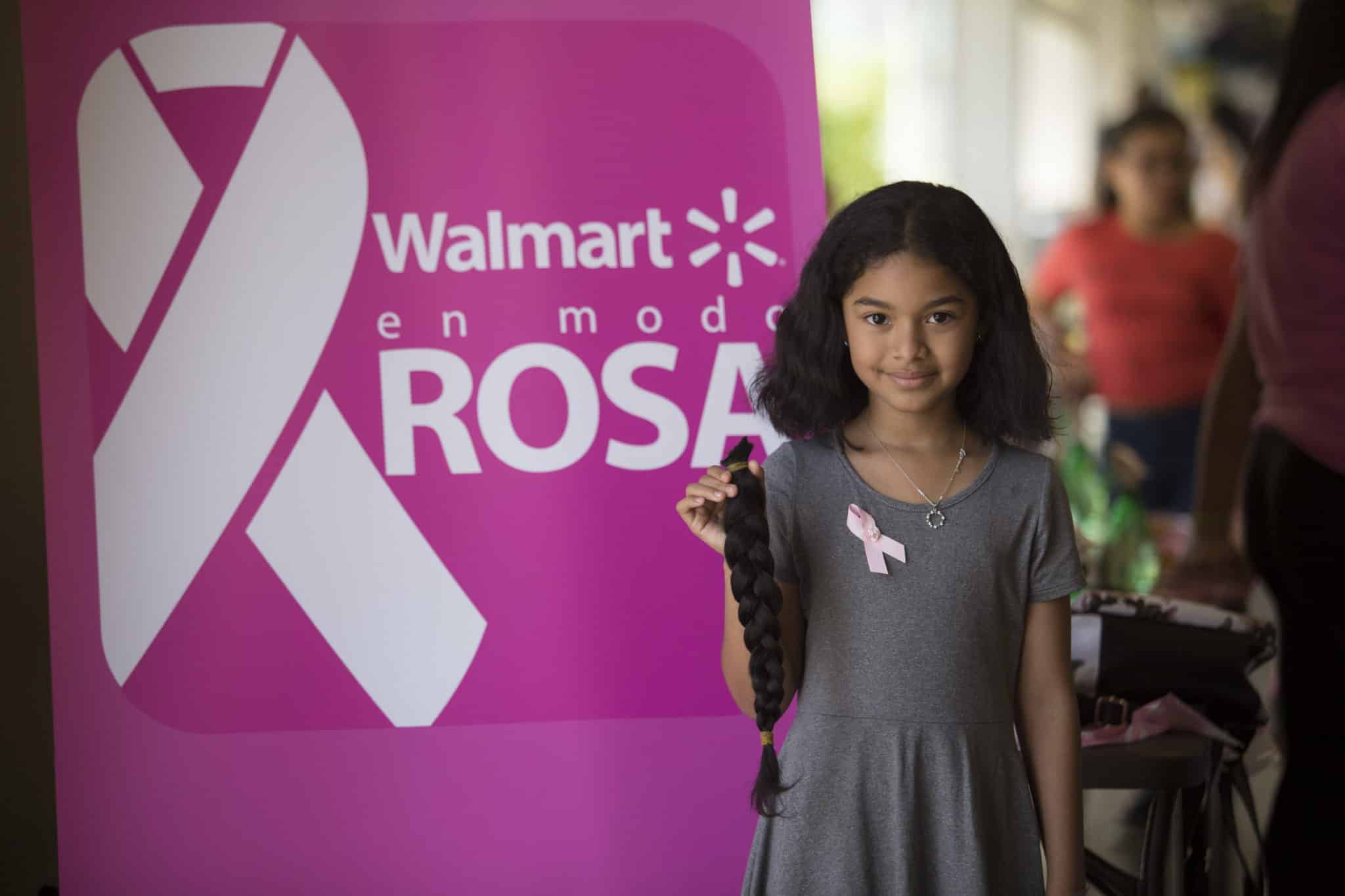 Walmart apoya con su campaña “Walmart en Modo Rosa”.